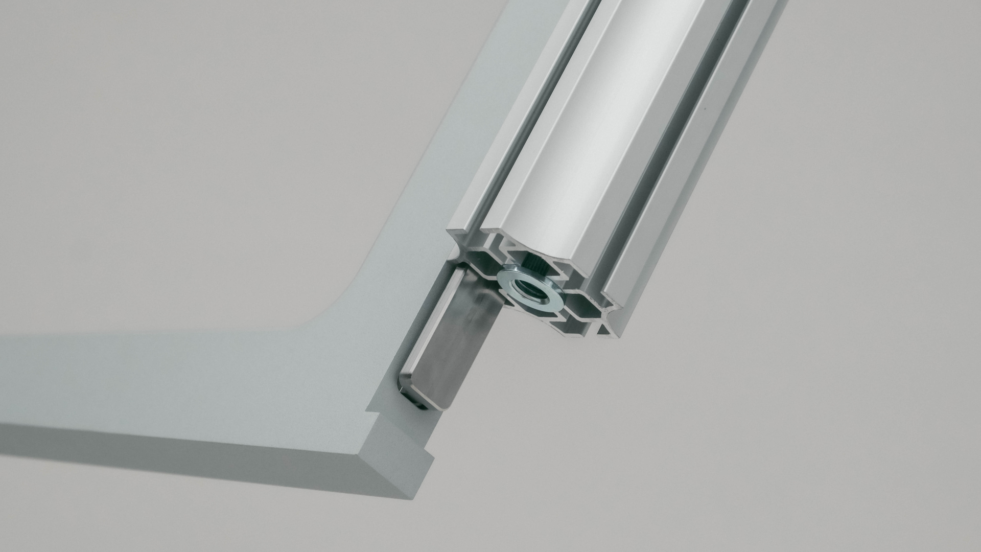 “Why don’t you make a free-standing system?” | Editorial 1 | Vitsœ