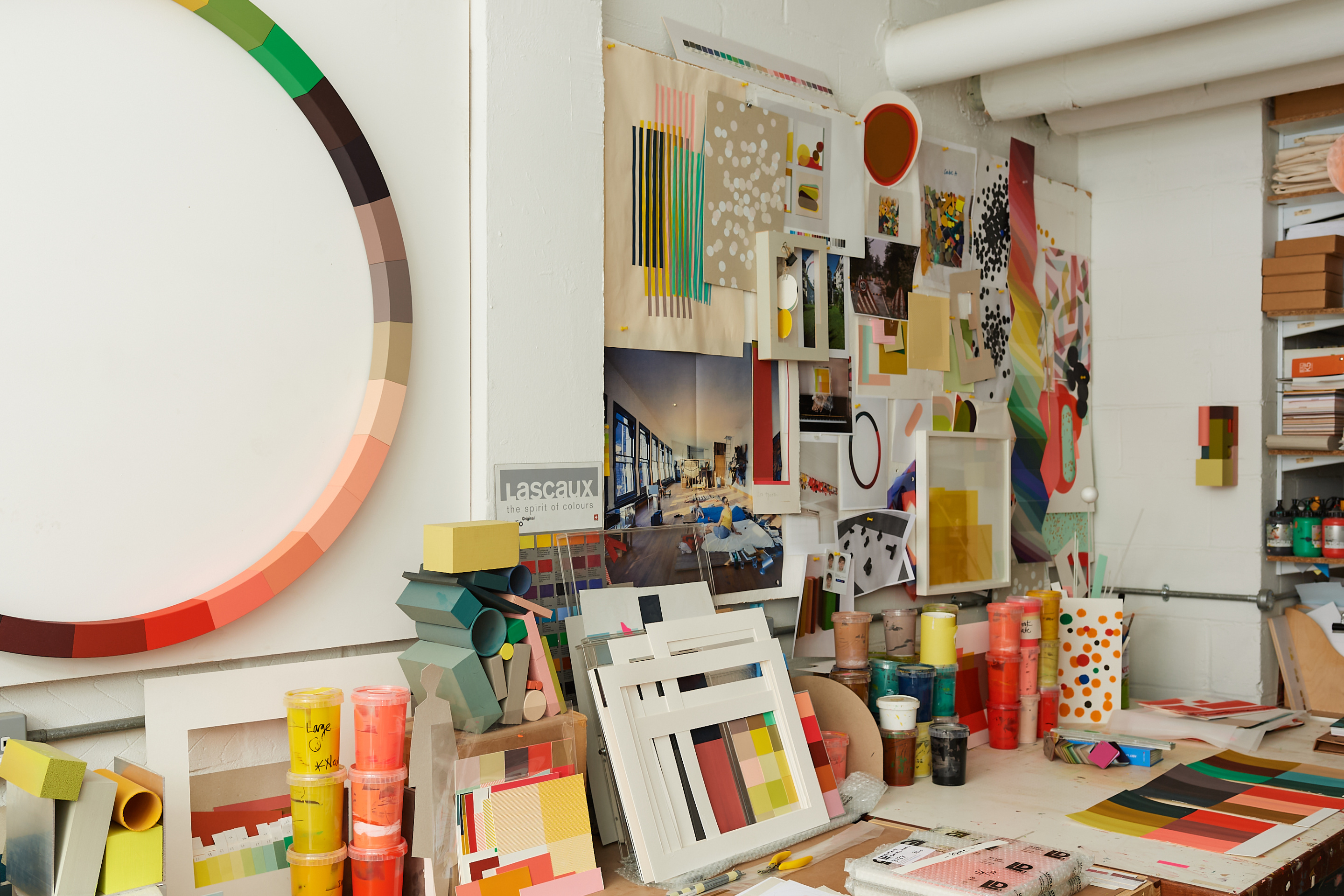 True colours | Editorial 1 | Vitsœ